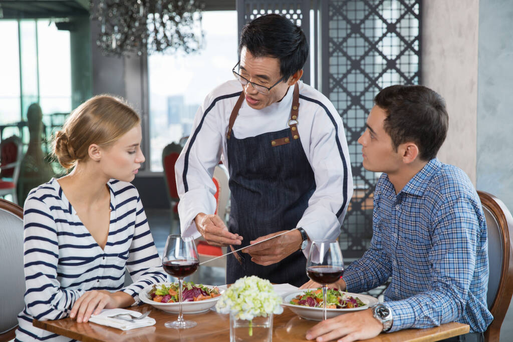7 Best Practices to Improve Restaurant Operations and Customer Experience